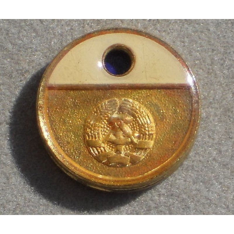 Colour Changing Identification Badge - Stasi Ampel, 49,99